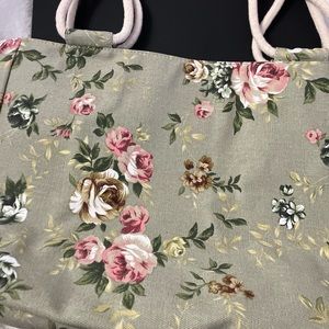 Farmhouse Is My Style | Bags | Large Floral Shoulder Bag Fully Lined 3 ...